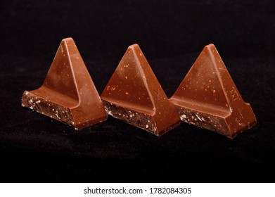 2,870 imágenes de Triangular chocolate - Imágenes, fotos y vectores de ...