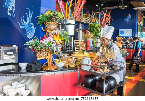 Editorial Use Only Chef Prepares Food Stock Photo 753313657 | Shutterstock