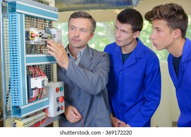 953 Electrical apprenticeship Images, Stock Photos & Vectors | Shutterstock