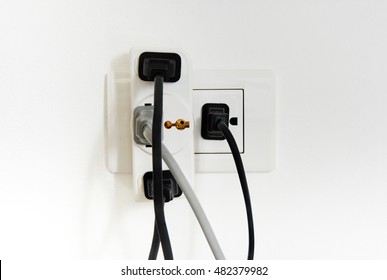 7,082 Overloaded plug sockets Images, Stock Photos & Vectors | Shutterstock
