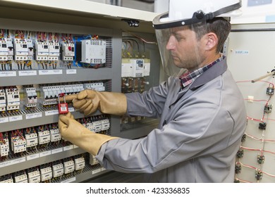 801 Ship electrician Images, Stock Photos & Vectors | Shutterstock