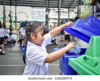 958 School littering Stock Photos, Images & Photography | Shutterstock