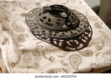 Empty Ash Tray Stock Photo 641553754 | Shutterstock