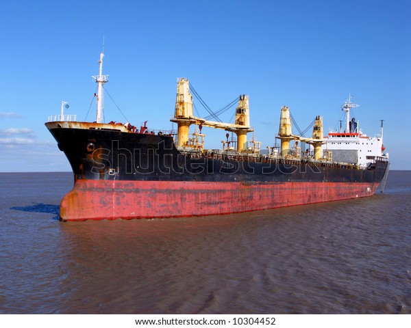 Empty Bulk Carrier Cargo Ship Sailing Stock Photo 10304452 | Shutterstock