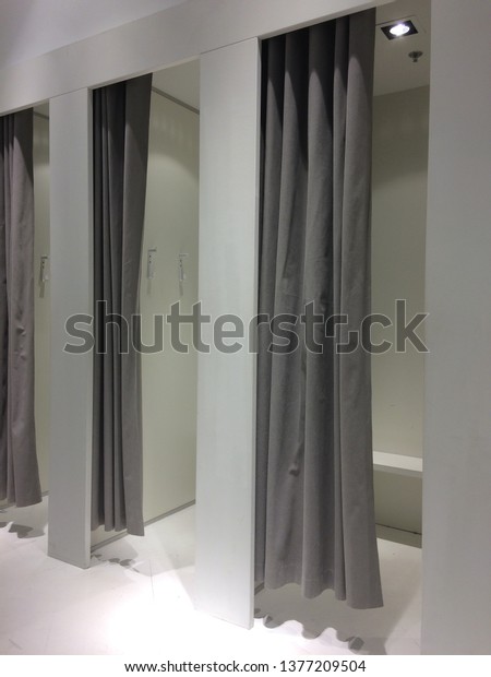 Empty Fitting Room Store Stock Photo 1377209504 | Shutterstock