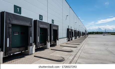 Empty Loading Docks Logistics Center Stock Photo 1728327292 | Shutterstock
