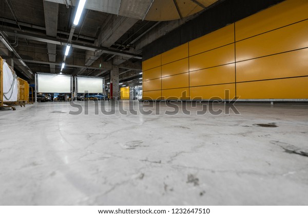 Empty Pit Garage Stock Photo 1232647510 | Shutterstock