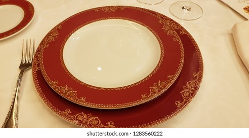 Empty Plates Restaurant Stock Photo 1283560222 | Shutterstock