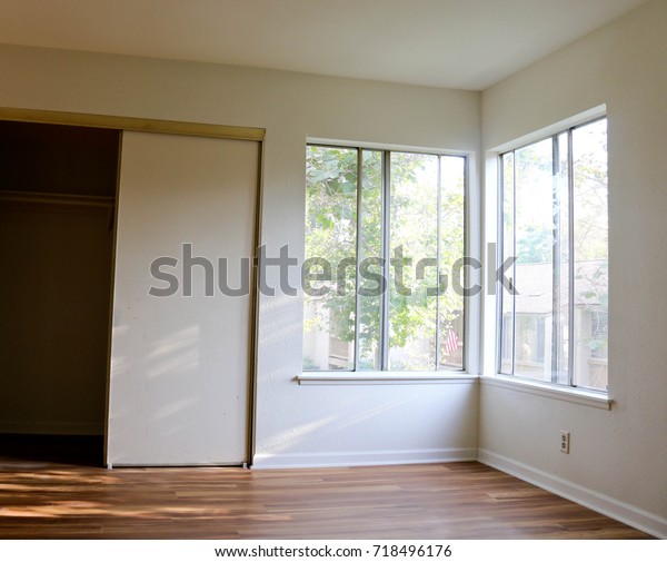 Empty Room Double Corner Windows Stock Photo 718496176 | Shutterstock