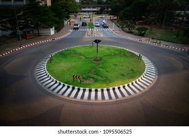 Empty Roundabout Stock Photo 1095506525 | Shutterstock