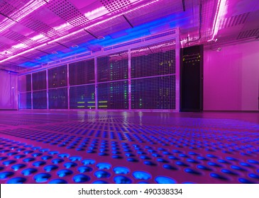 2,930 imágenes de Empty data center - Imágenes, fotos y vectores de ...