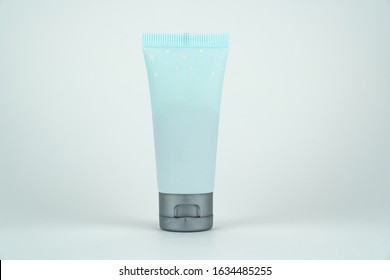 Empty Shampoo Bottle Without Logo Stock Photo 1634485255 | Shutterstock