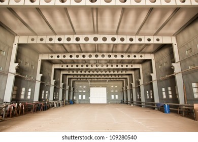6,537 Big empty warehouse Images, Stock Photos & Vectors | Shutterstock