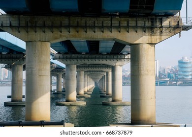 Endless Square Under Bridge Reflection Dimension Stock Photo 668737879 ...