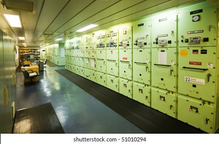 296 Container ship engine room Images, Stock Photos & Vectors ...