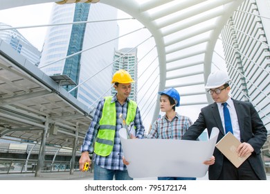 Engineer Discuss Team About Construct Plan Stock Photo 795172174 ...
