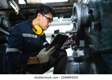 Engineer Mechanical Safety Suits Using Digital Stock Photo 2184894355 ...