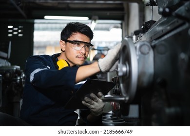 Engineer Mechanical Safety Suits Using Digital Stock Photo 2185666749 ...