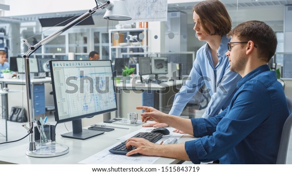 Engineer Talking Project Manager Working On Stock Photo 1515843719 ...