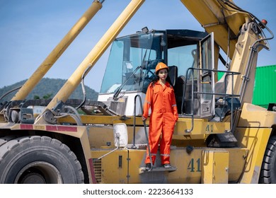 3,861 Fork Lift Containers Truck Images, Stock Photos & Vectors ...
