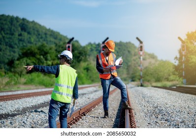 Engineers Process Inspecting Overseeing Construction Process Stock ...