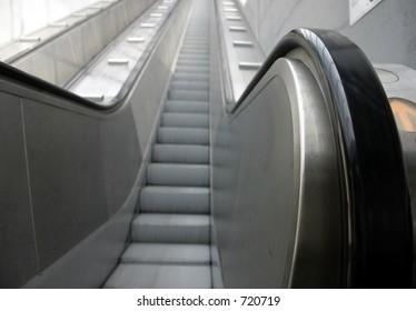 4,084 Escalator handrail Images, Stock Photos & Vectors | Shutterstock
