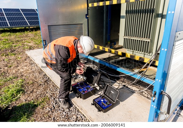 Execution Electrical Measuring Works On Power Stock Photo 2006009141 ...