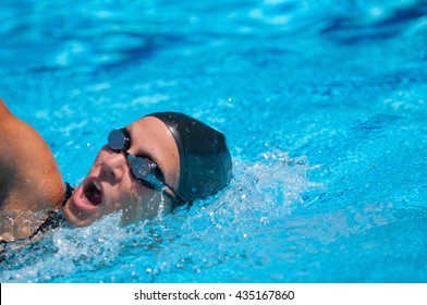 Face Swimmer Caught While Taking Breath Stock Photo 435167860 ...