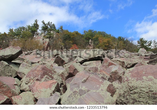 Fall Foliage Rocks Devils Lake Wisconsin Stock Photo 1233513796 ...