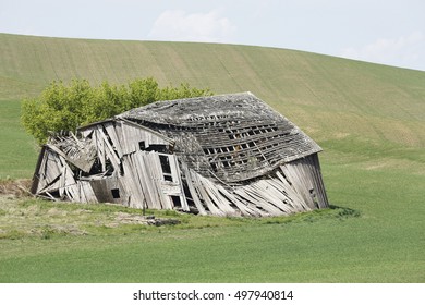 Fallen Barn Stock Photo 497940814 | Shutterstock