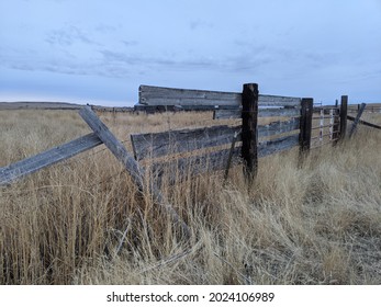 671 Falling down fence 이미지, 스톡 사진 및 벡터 | Shutterstock