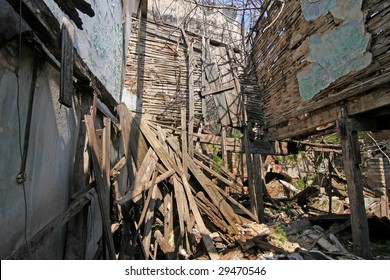 5,135 Walls falling down Images, Stock Photos & Vectors | Shutterstock