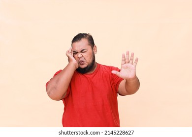 361 Fat guy shouting Images, Stock Photos & Vectors | Shutterstock