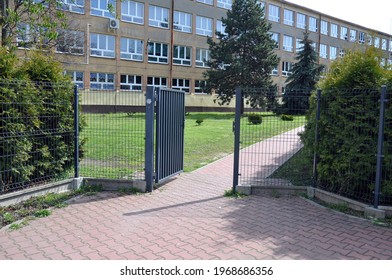 6,480 Gated School Building Images, Stock Photos & Vectors | Shutterstock