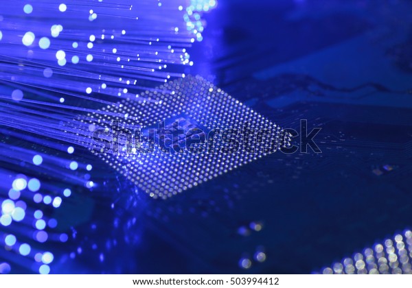 Fiber Optic Cable On Cpu Motherboard 庫存照片 (立刻編輯) 503994412