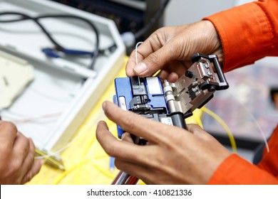 Fiber Optic Cable Splice Machine Stock Photo 410821336 | Shutterstock