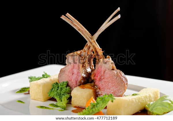 Fine Dining Roasted Lamb Chops Potato 库存照片（立即编辑）477712189