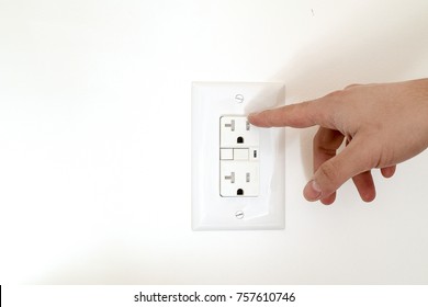 Wrong Way Pulling Plug Unplug Socket库存照片1023162652 | Shutterstock