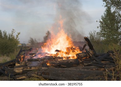 Stolen Car Set Fire Alley Way Foto de stock 5451217 | Shutterstock