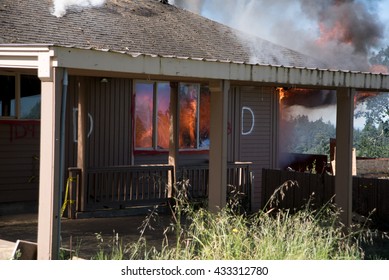 Porch Burning Lots Smoke Flames Stock Photo 433312744 | Shutterstock