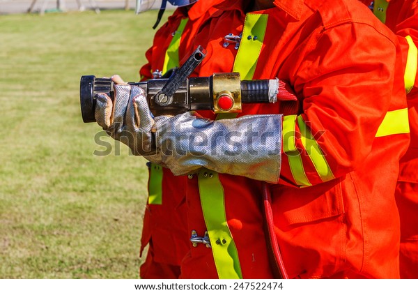 Firefighter Fighting Fire Attack Training库存照片247522474 | Shutterstock