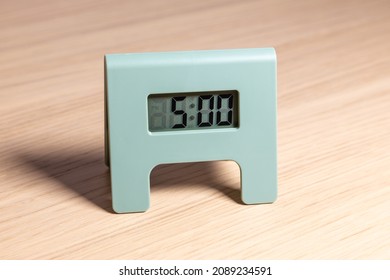 1,411 imágenes de Clock 5 am - Imágenes, fotos y vectores de stock ...
