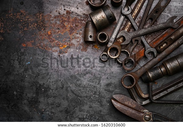 104,407 imágenes de Rusting tools - Imágenes, fotos y vectores de stock ...