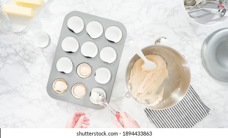 91 Paper Scooper Images, Stock Photos & Vectors | Shutterstock