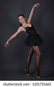 Flexible Ballet Dancer Stretching Dark Lighted Stock Photo 1101731663 ...