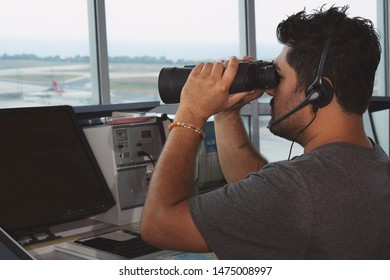 Flight Controller Working Flight Control Tower Stock Photo 1475008994 ...