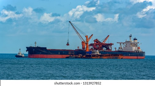 29 Floating crane transhipper Images, Stock Photos & Vectors | Shutterstock