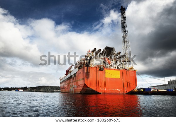 Floating Production Storage Offloading Fpso Vessel Stock Photo ...