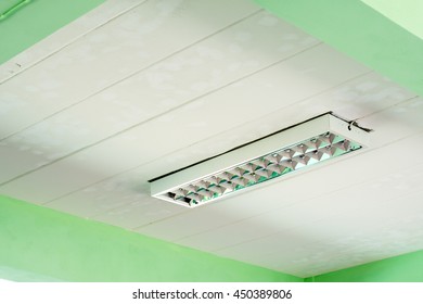 11,004 Installing light bulb Images, Stock Photos & Vectors | Shutterstock