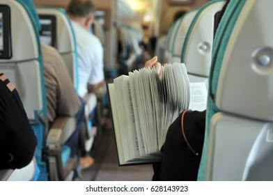 5,915 Reading on airplane Images, Stock Photos & Vectors | Shutterstock